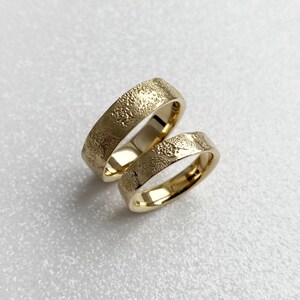 Gold Rustic Wedding Ring, Organic Solid 14k Gold Wedding Band, Rustic ...