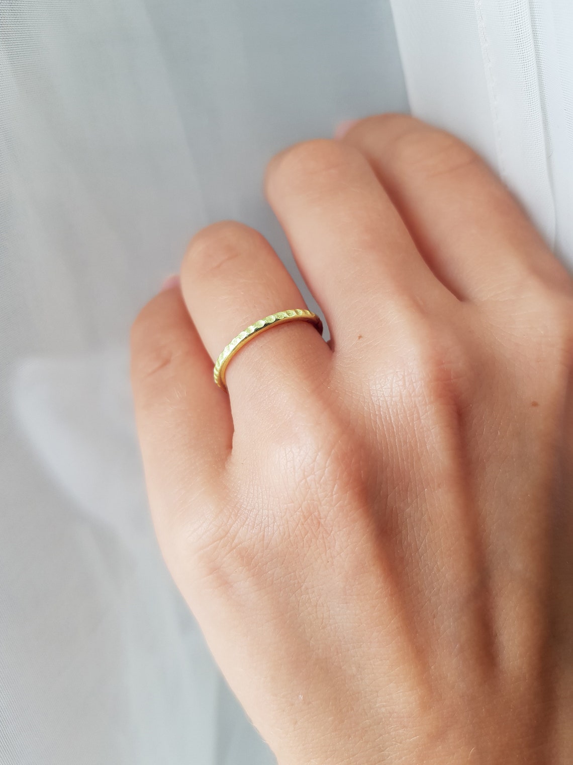 Anillo de oro macizo de 14k decorado con muesca simple para mujer ...