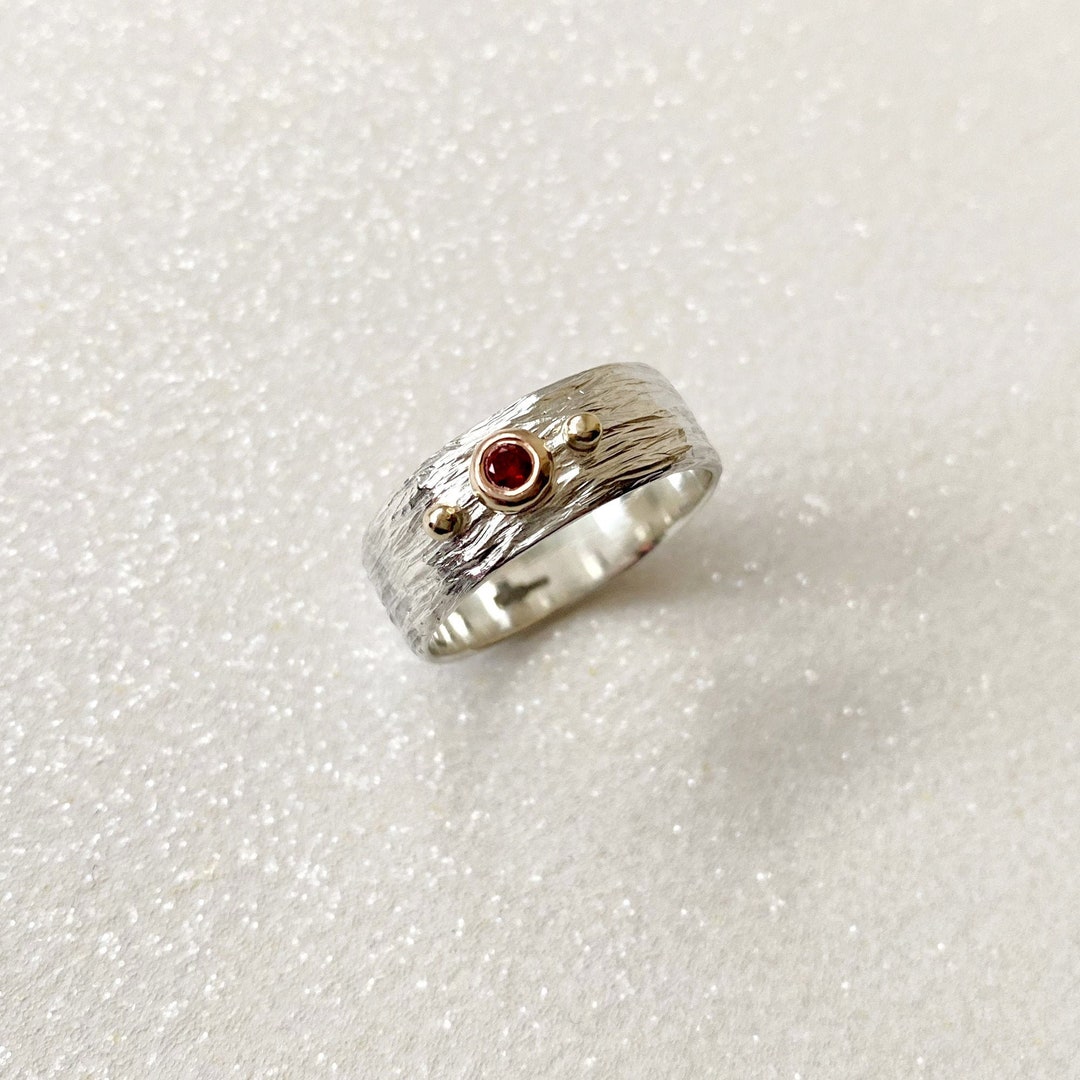 Anello largo in metallo misto: argento sterling, oro e pietra ...