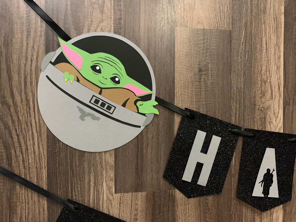 Star Wars the Mandalorian & Baby Yoda happy - Etsy