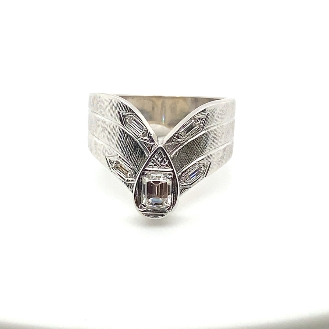 14K White Gold Diamond V Style Ring Size 8 - Etsy
