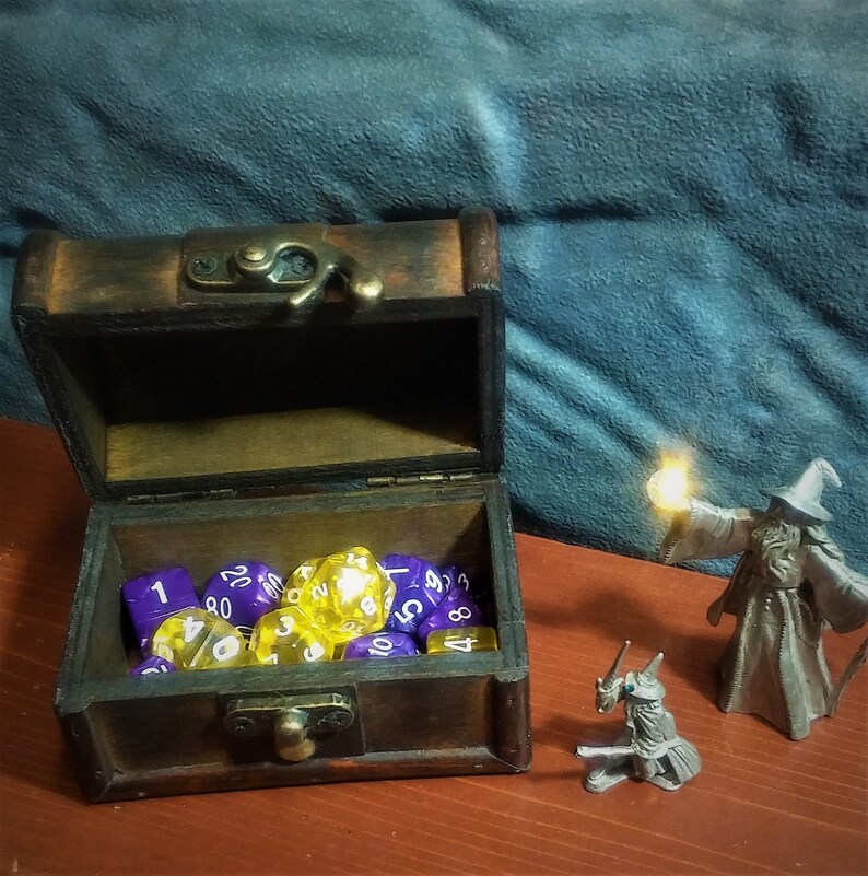 Dungeons and Dragons Dice Box Set Dnd Dice Set Treasure Chest D&D ...