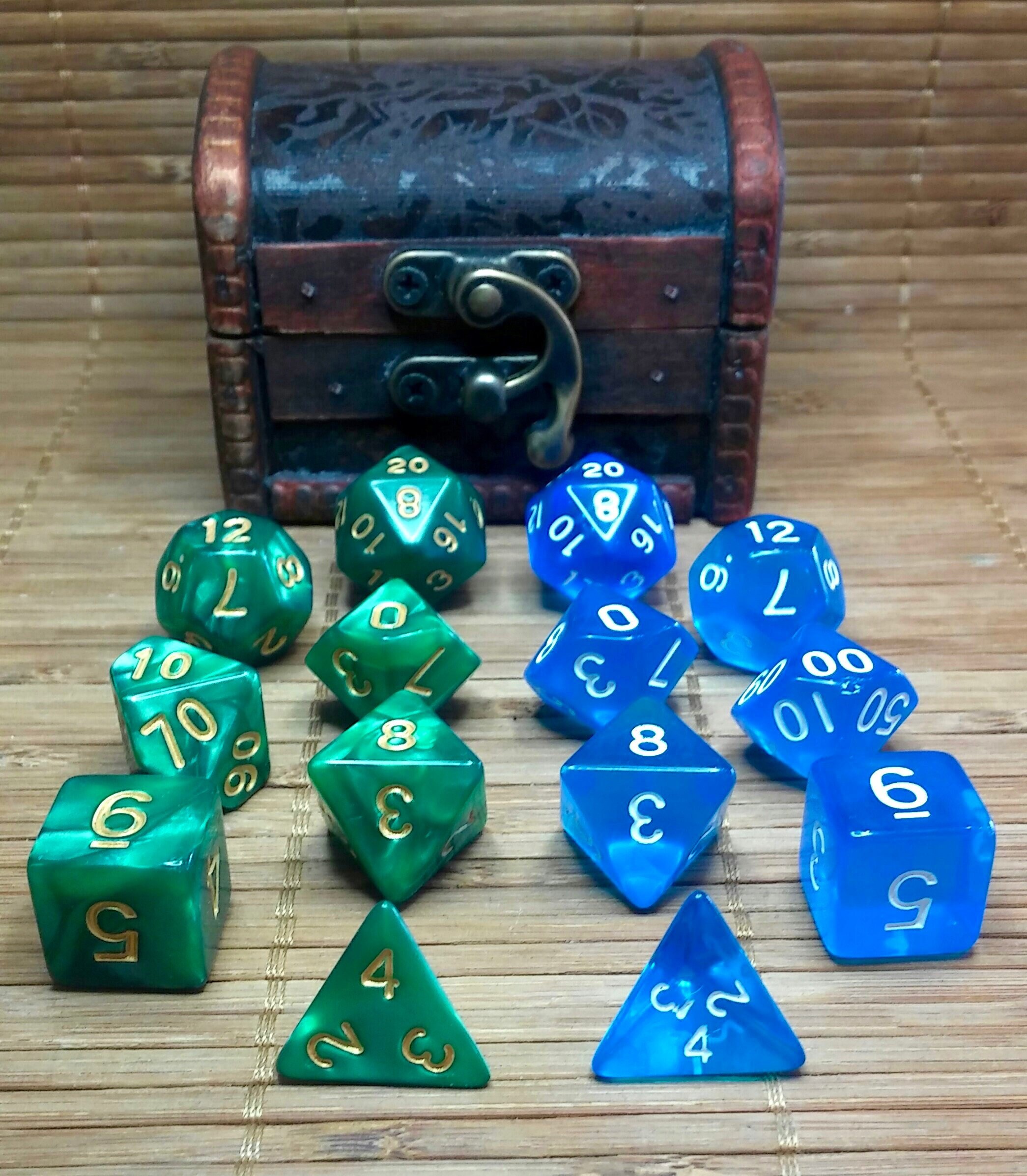 Dungeons and Dragons Dice box set Dnd Dice set Treasure chest | Etsy