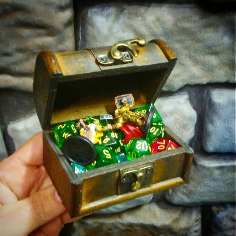 Dungeons and Dragons Dice Box Set Dnd Dice Set Treasure Chest D&D ...