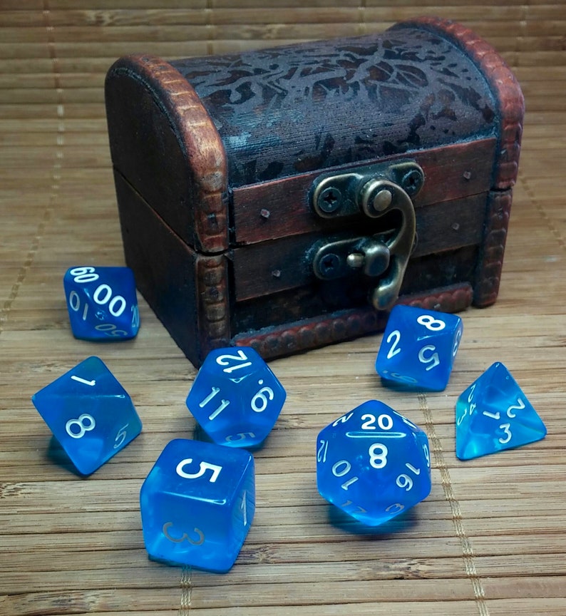Dungeons and Dragons Dice box set Dnd Dice set Treasure chest - Etsy España
