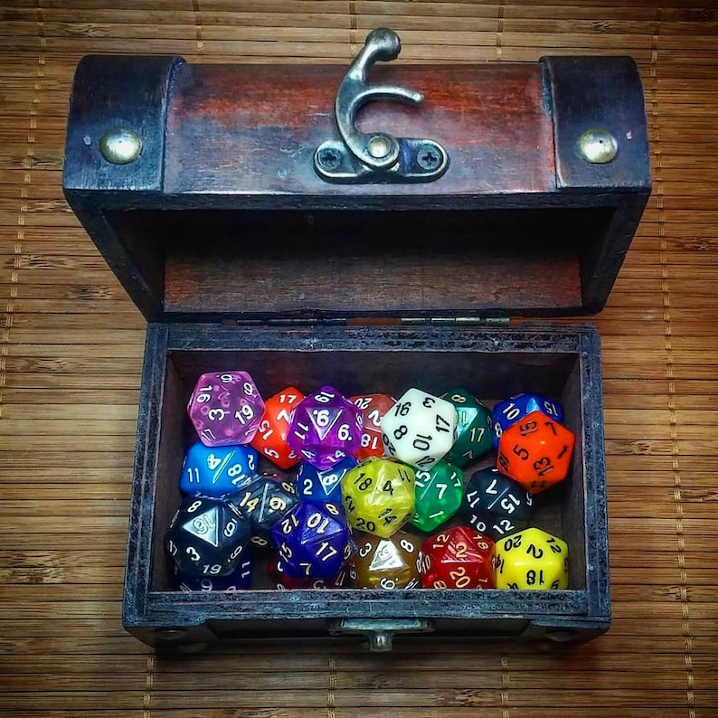Dungeons and Dragons, DND, D&D Dice Box Set. Treasure Chest Containing ...