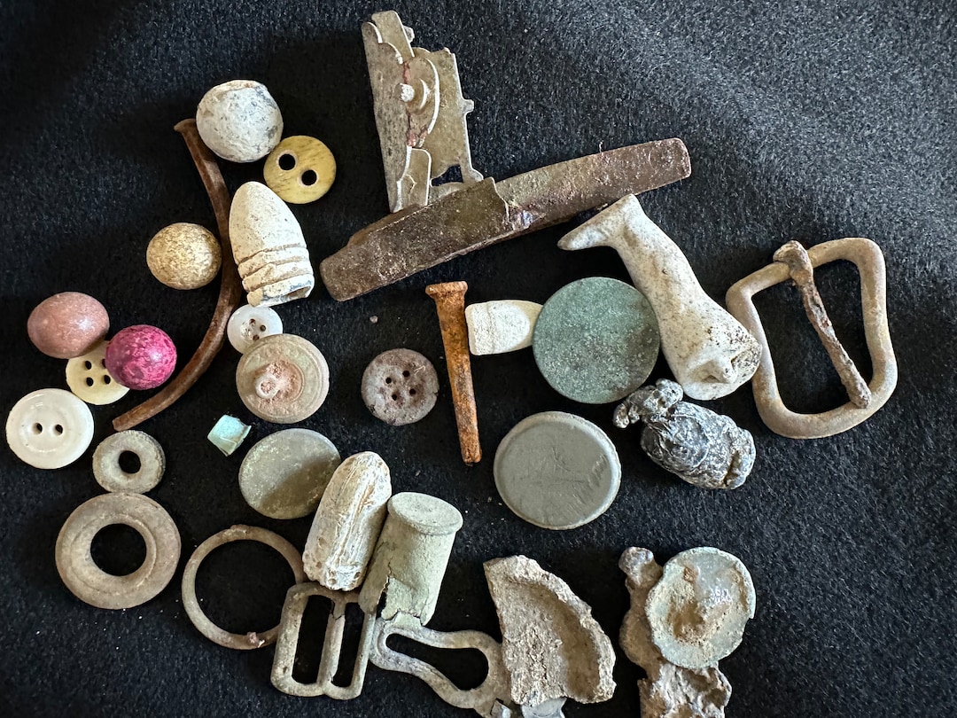 Authentic Relics Excavated From Civil War Campsites With a Pocket Knife ...