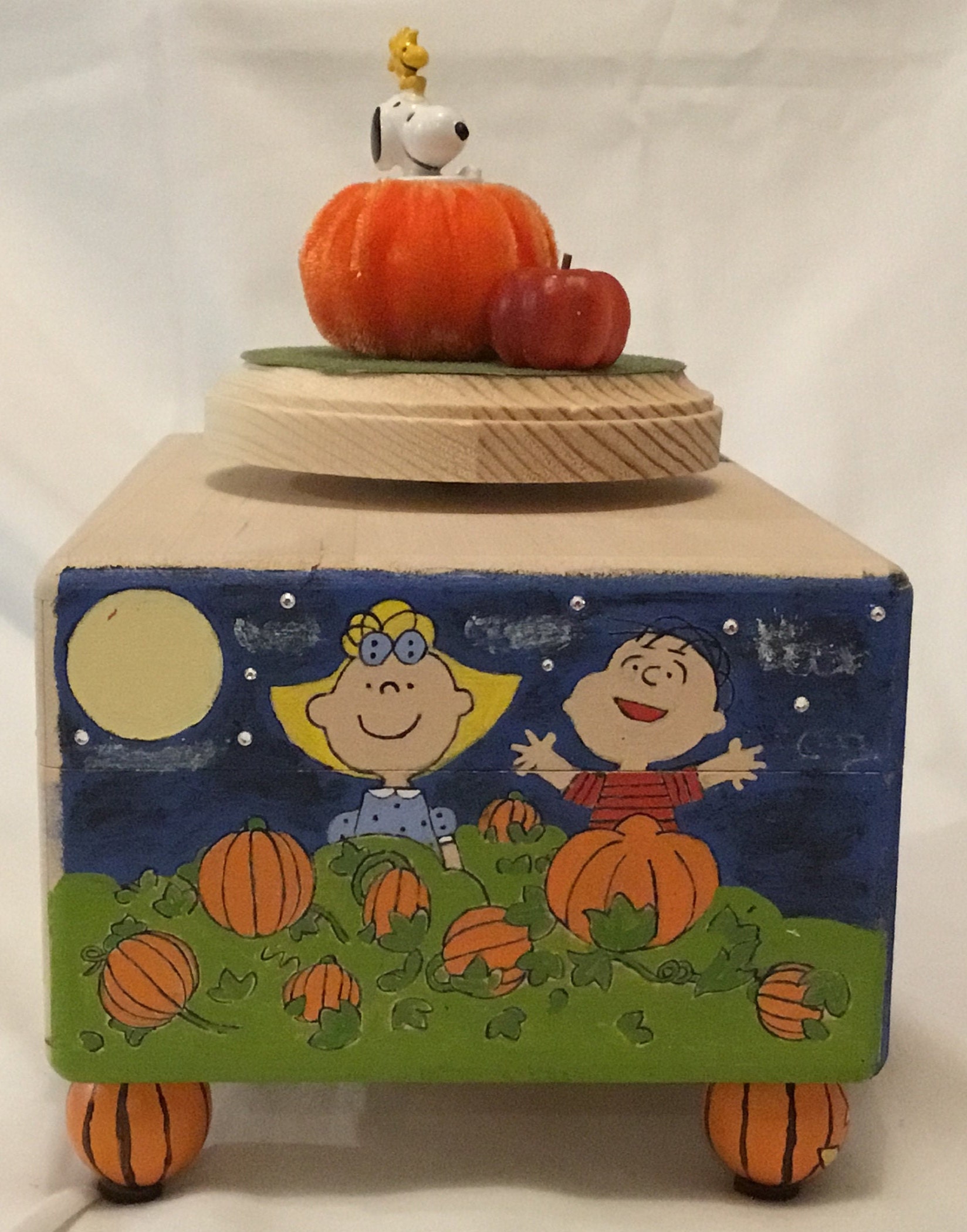 Peanuts Halloween Music Box - Etsy