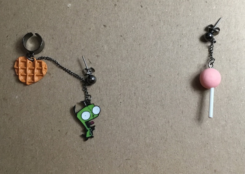 Invader Zim Gir Earrings - Etsy