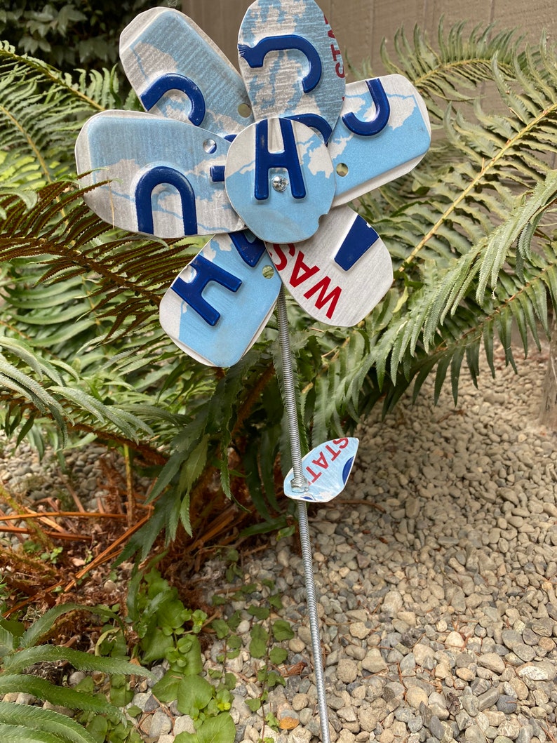 License Plate Garden Flower: Washington State Metal Yard Art - Etsy