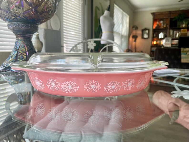 Vintage Pink Daisy PYREX Divided Dish With Lid - Etsy