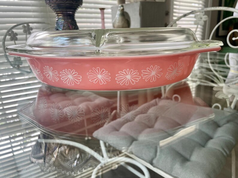 Vintage Pink Daisy PYREX Divided Dish With Lid - Etsy