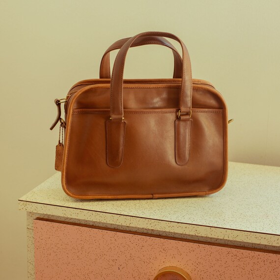 1970s beautiful vintage coach - Gem