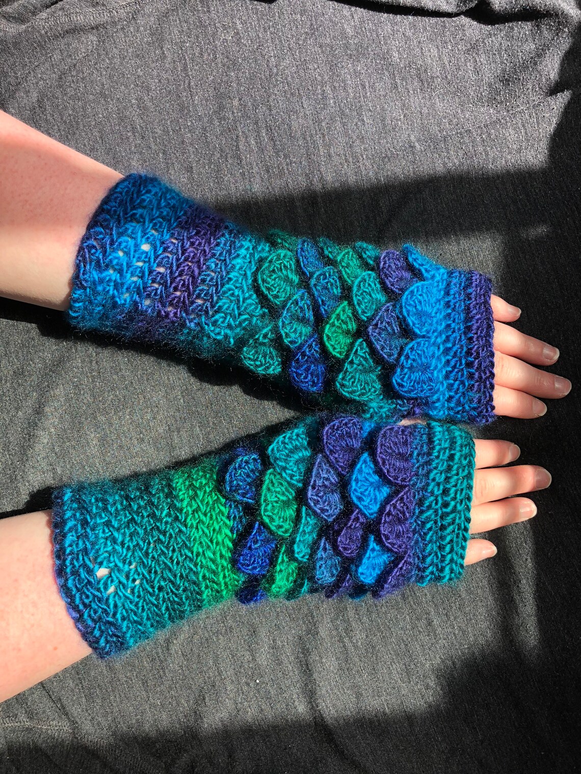 Mermaid Dragonscale Gloves - Etsy