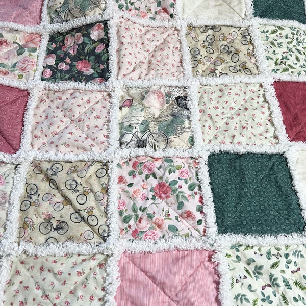 Romantic Quilt - Etsy