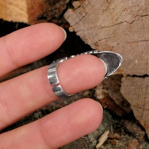 Fingernail Silver Pointer Finger Claw Nail Ring Armor / Finger Nails ...