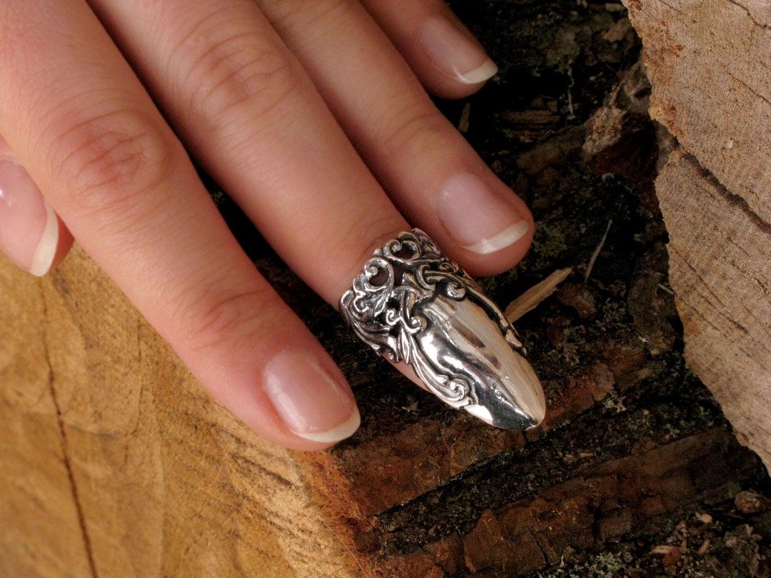 Fingernail Silver Pointer Finger Claw Nail Ring Armor / Finger Nails ...