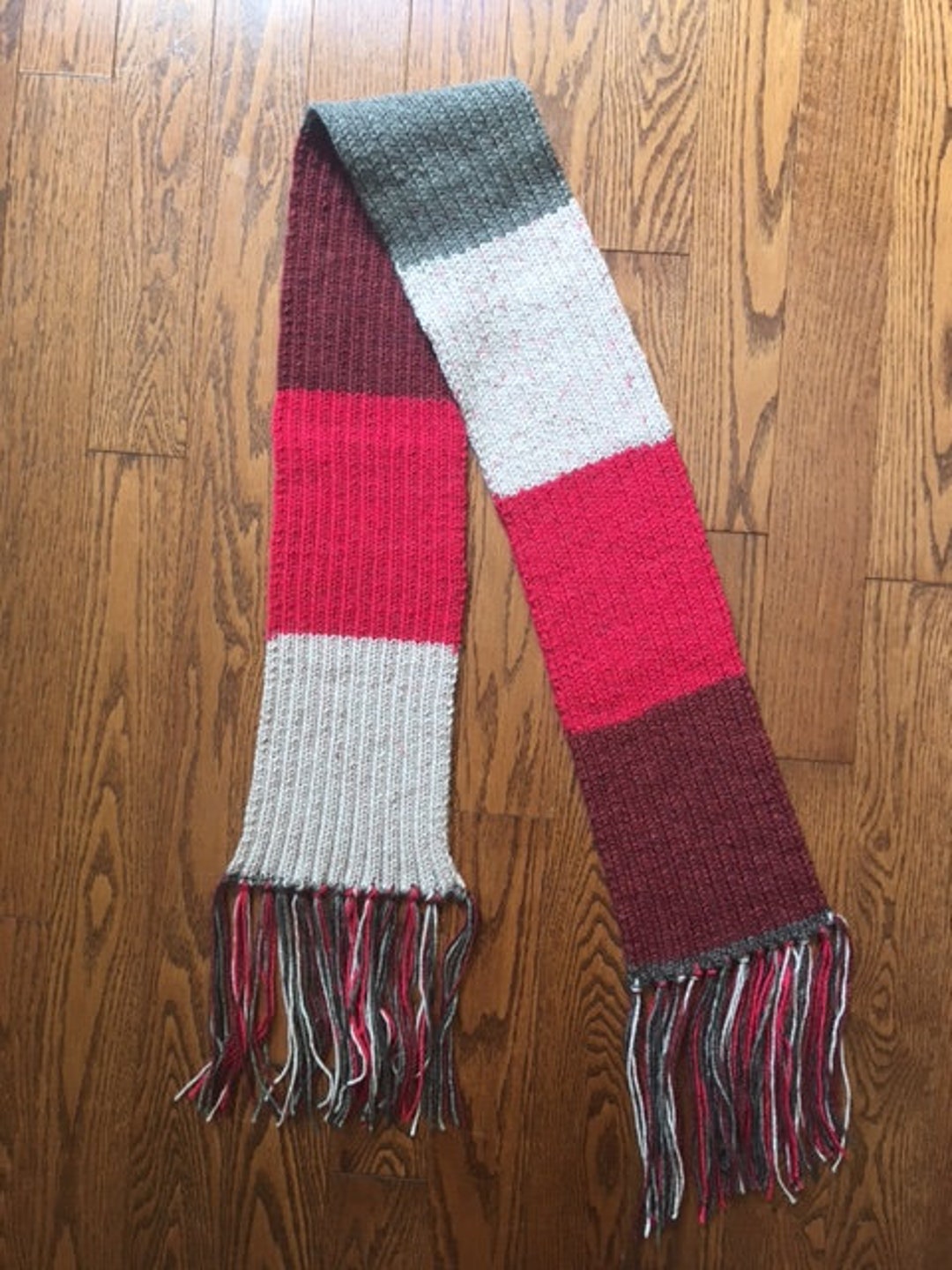 Final Fantasy XV Iris or Aranea-inspired Colour Block Scarf Red, Grey ...