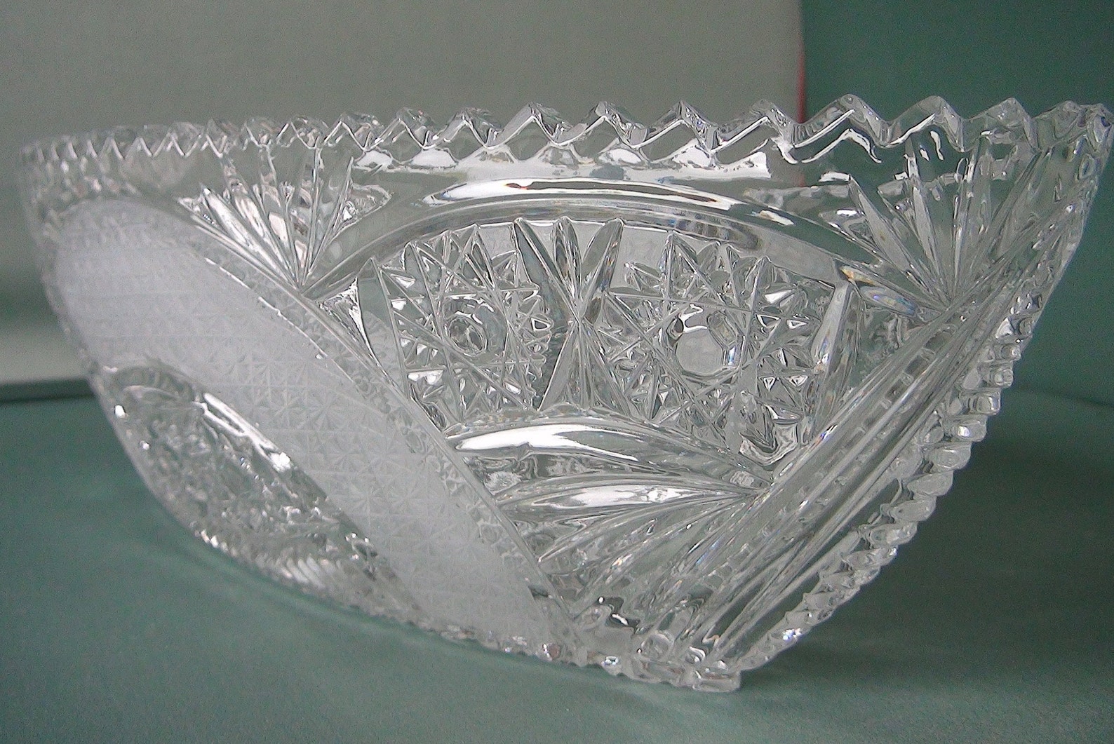 BRILLIANT DEEP CUT Glass Crystal Bowl, Canoe Shape, With Sawtooth Rim ...