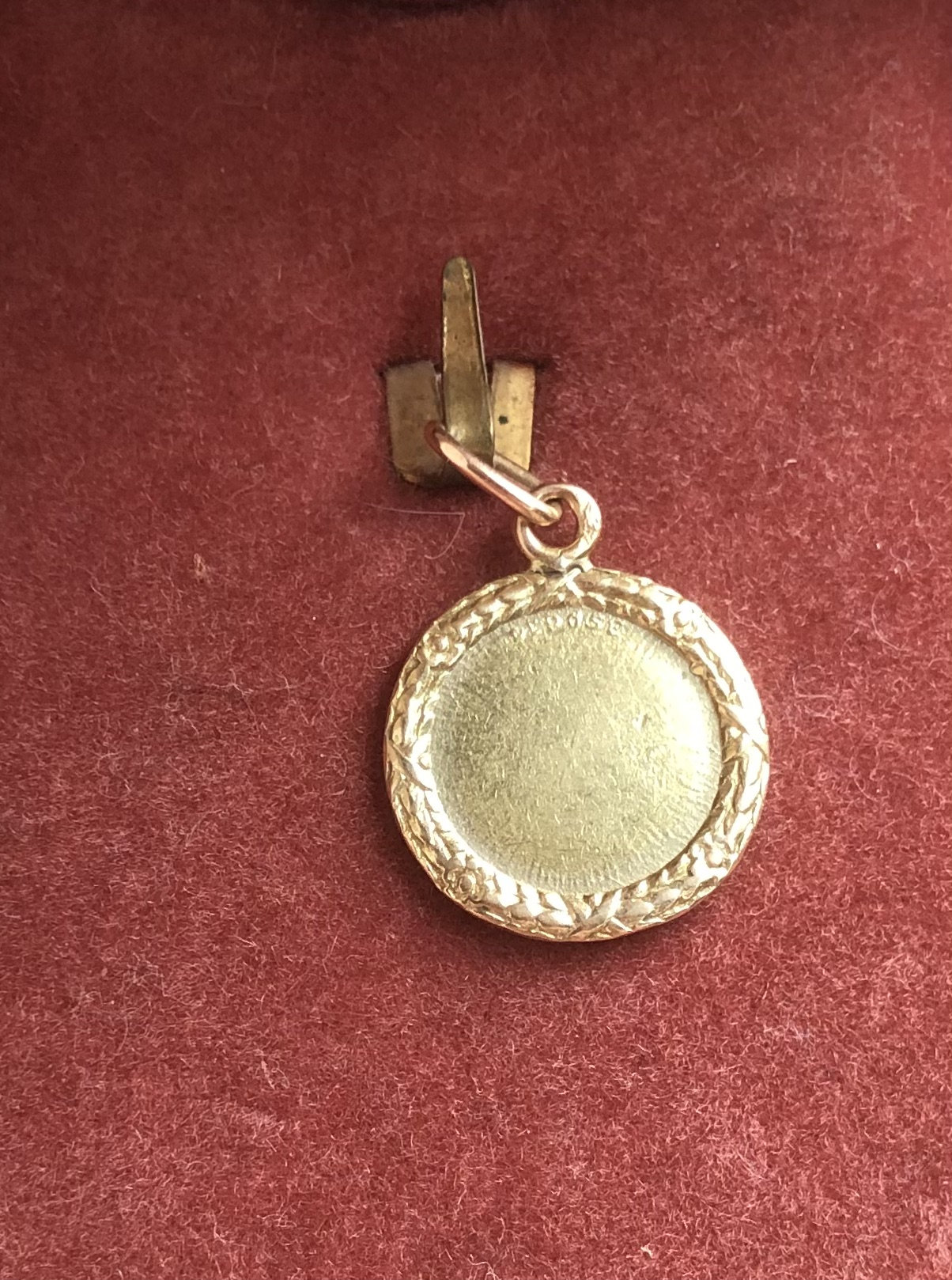 Augis 18k Gold Medal From the 30s - Etsy