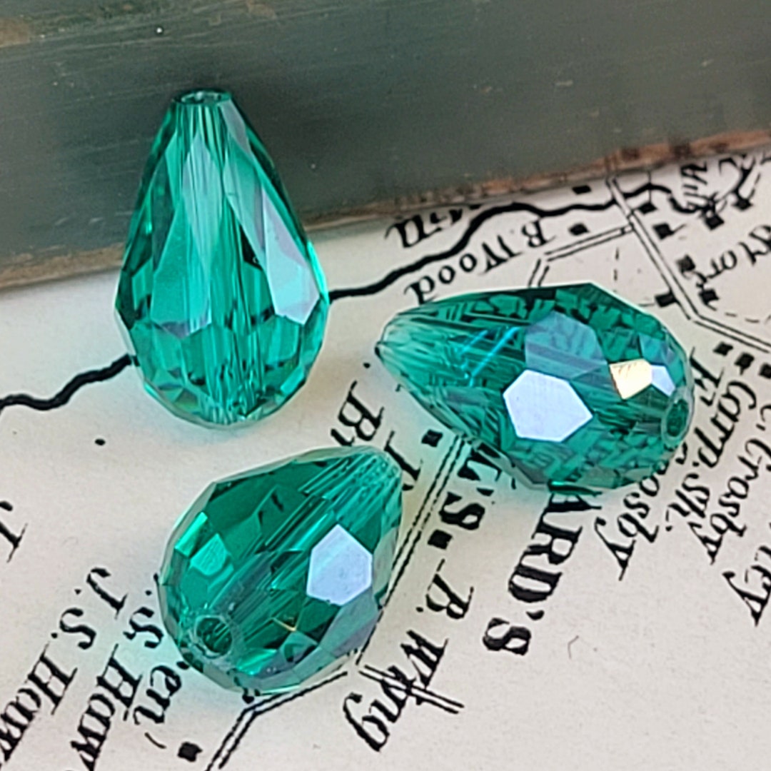 Cut Faceted Drop Bead in Emerald - 1 Dozen - Etsy