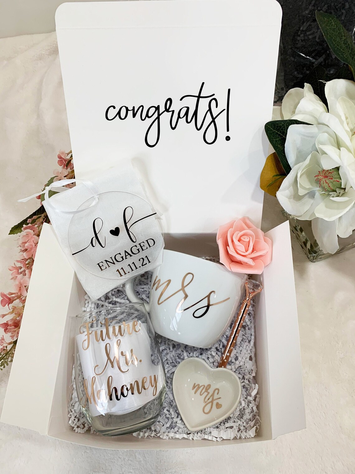 38 Best Engagement Gifts For Couples 2024 – Tips & Etiquette