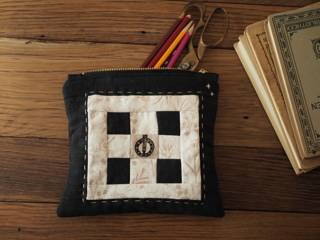 Handmade Hand-quilted Zipper Bag: Black Linen, Cream Nature Print ...
