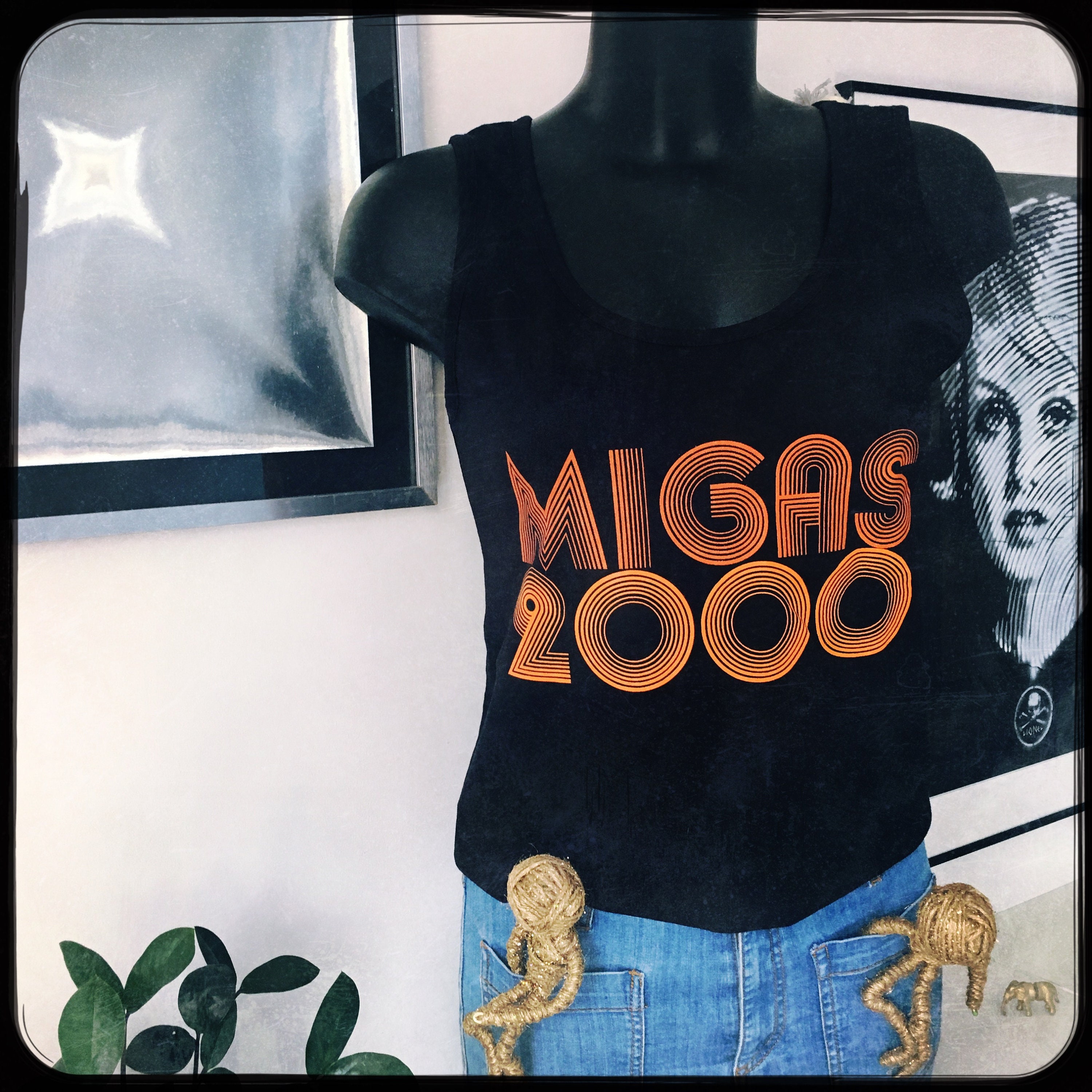 Migas 2000 Women's Tank Top Black Artwork Cécile