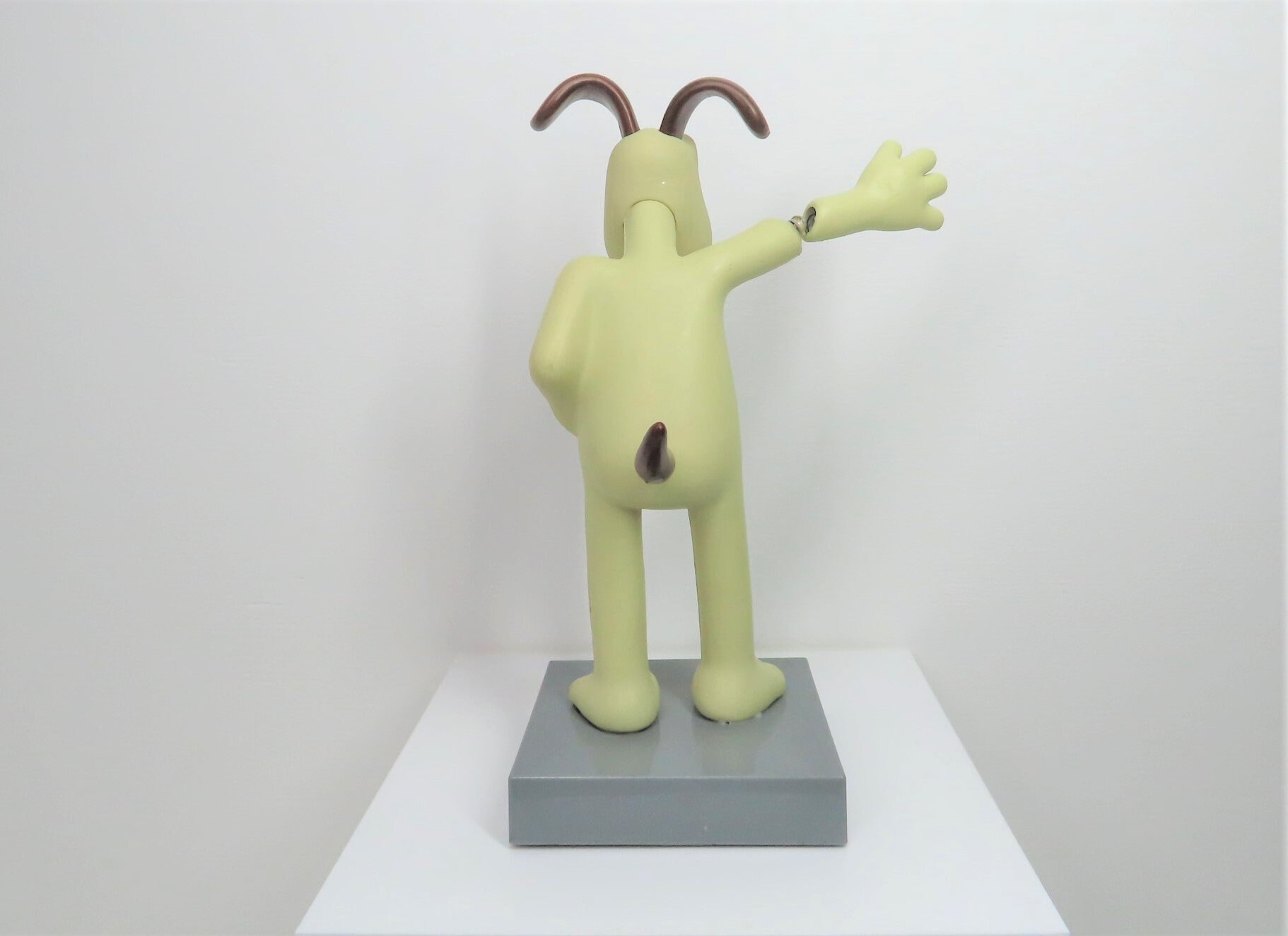 A Vintage 1990s Gromit Waving Figure. - Etsy