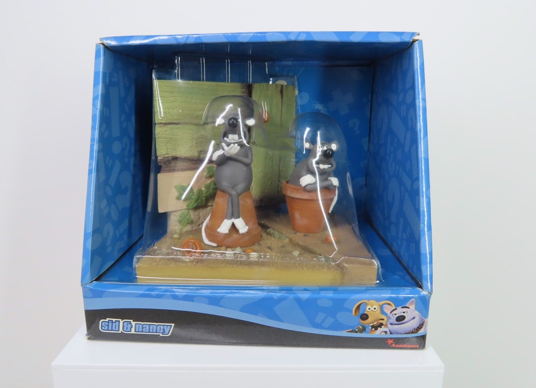 A Vintage 2004 Sid and Nancy Rats Figurine by Aardman Creature Comforts ...