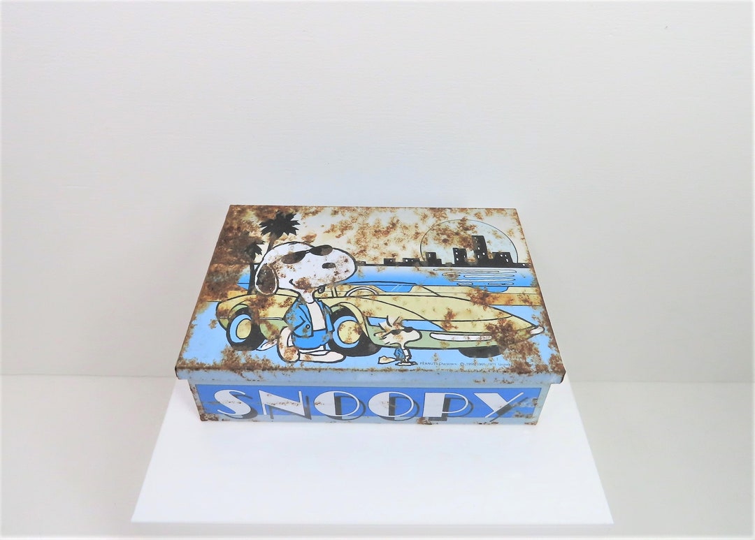 A Vintage 1970s - 80s Rusty Snoopy Tin - Etsy
