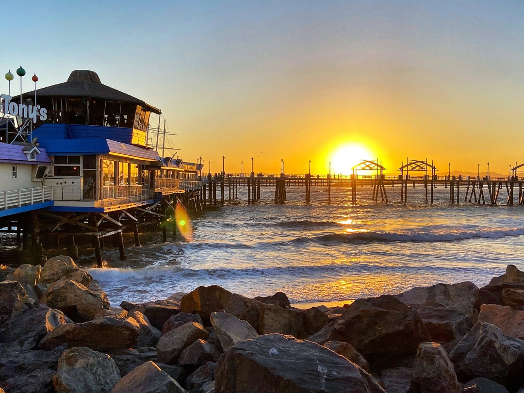 Old Tony's I Golden Hour Sunset at Redondo Beach Pier I California ...