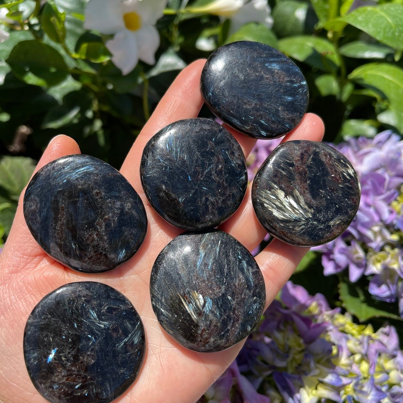 Arfvedsonite - Etsy