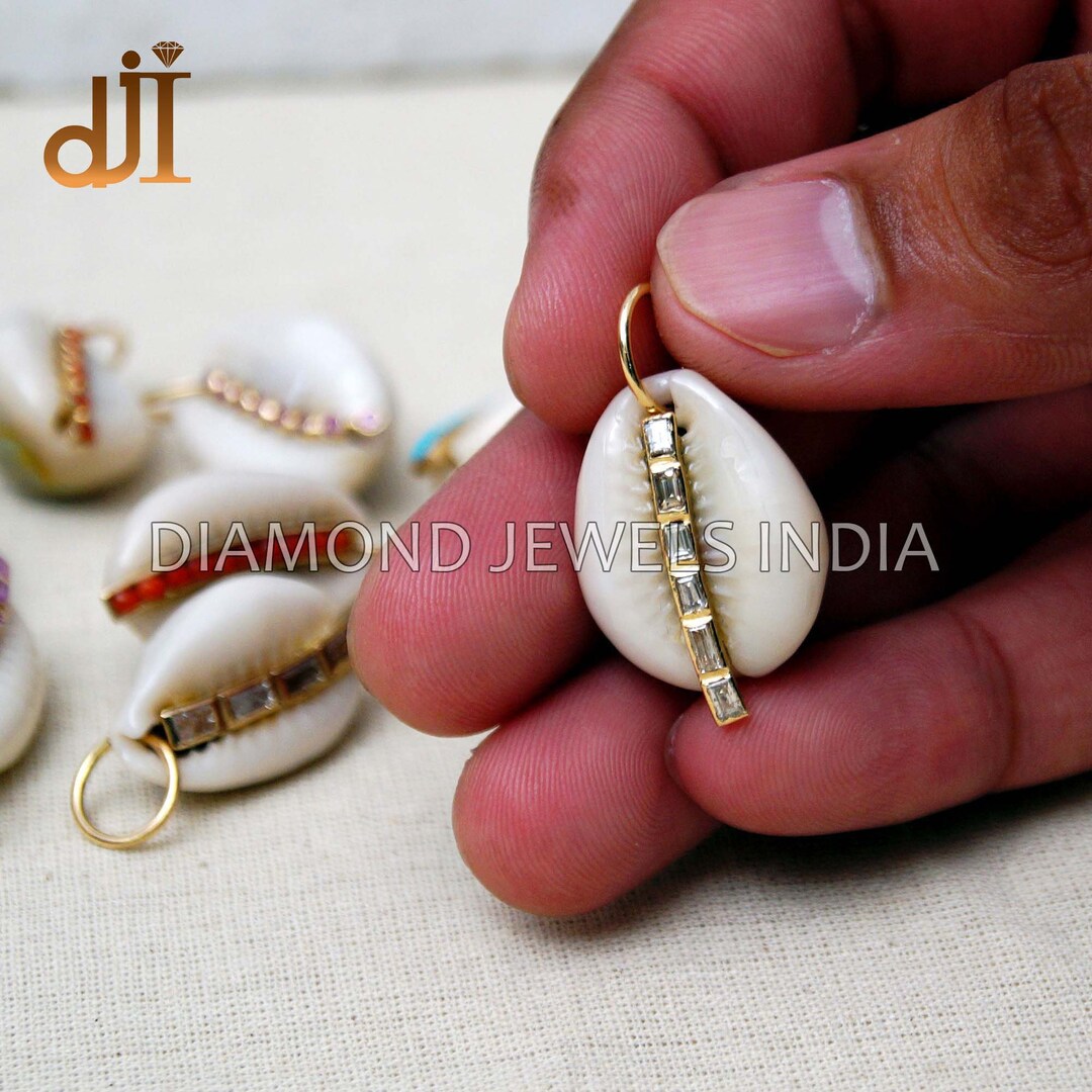 14k Gold Cowrie Shell Pendant: Natural Baguette Diamond Jewelry - Etsy