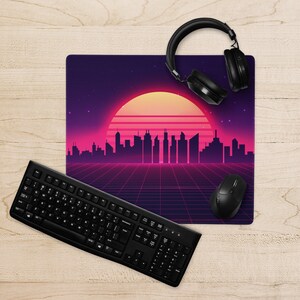 Vaporwave Skyline Retro 80s 90s Desk Mat, Purple Pink Neon Gaming Large ...
