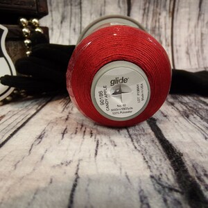 RED EMBROIDERY Thread Glide Polyester 5500 Yards, 40 Wt. King Large ...