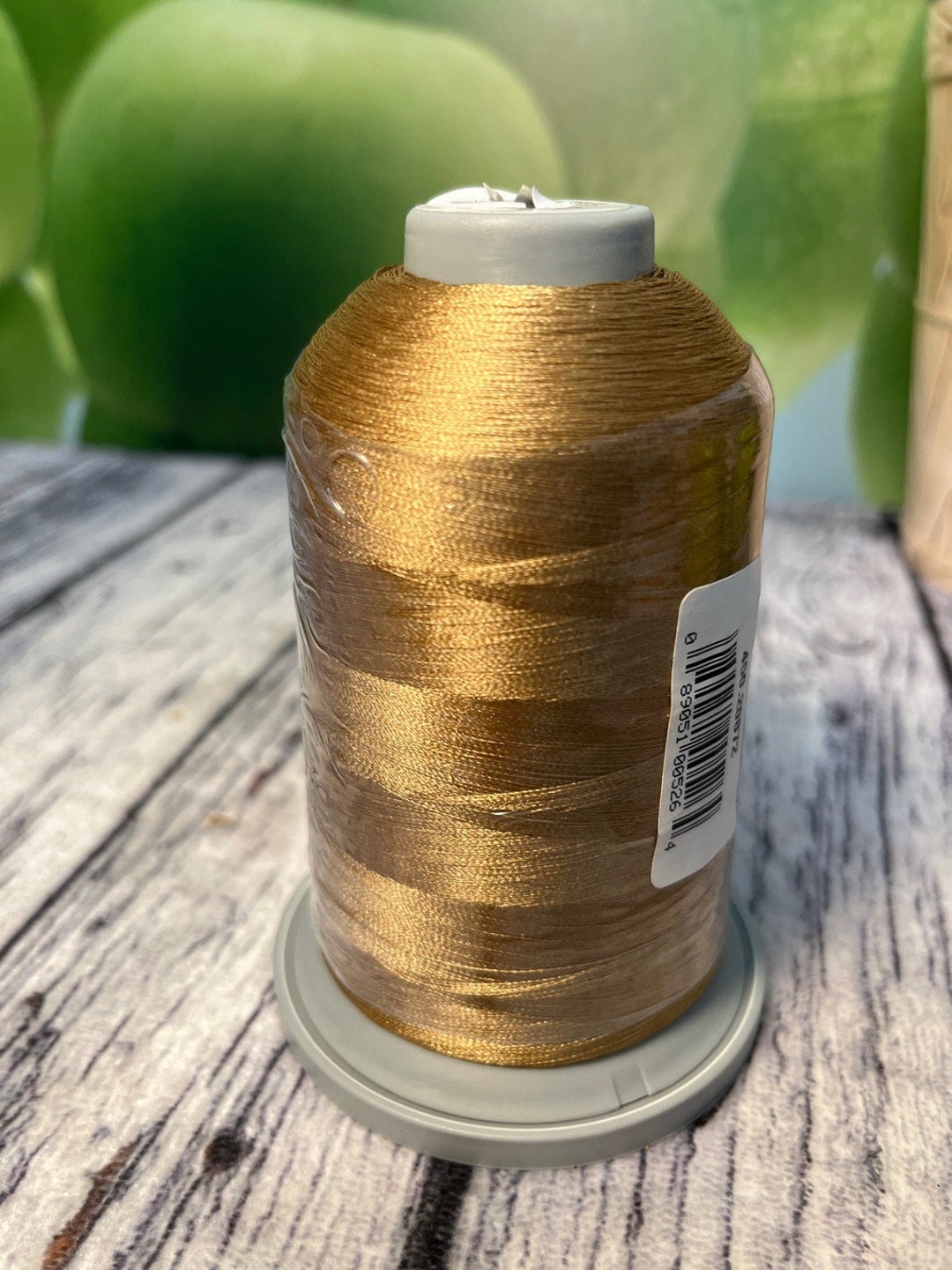 GOLD EMBROIDERY Vegas Gold Thread Glide Polyester 5500 Yards, 40 Wt ...