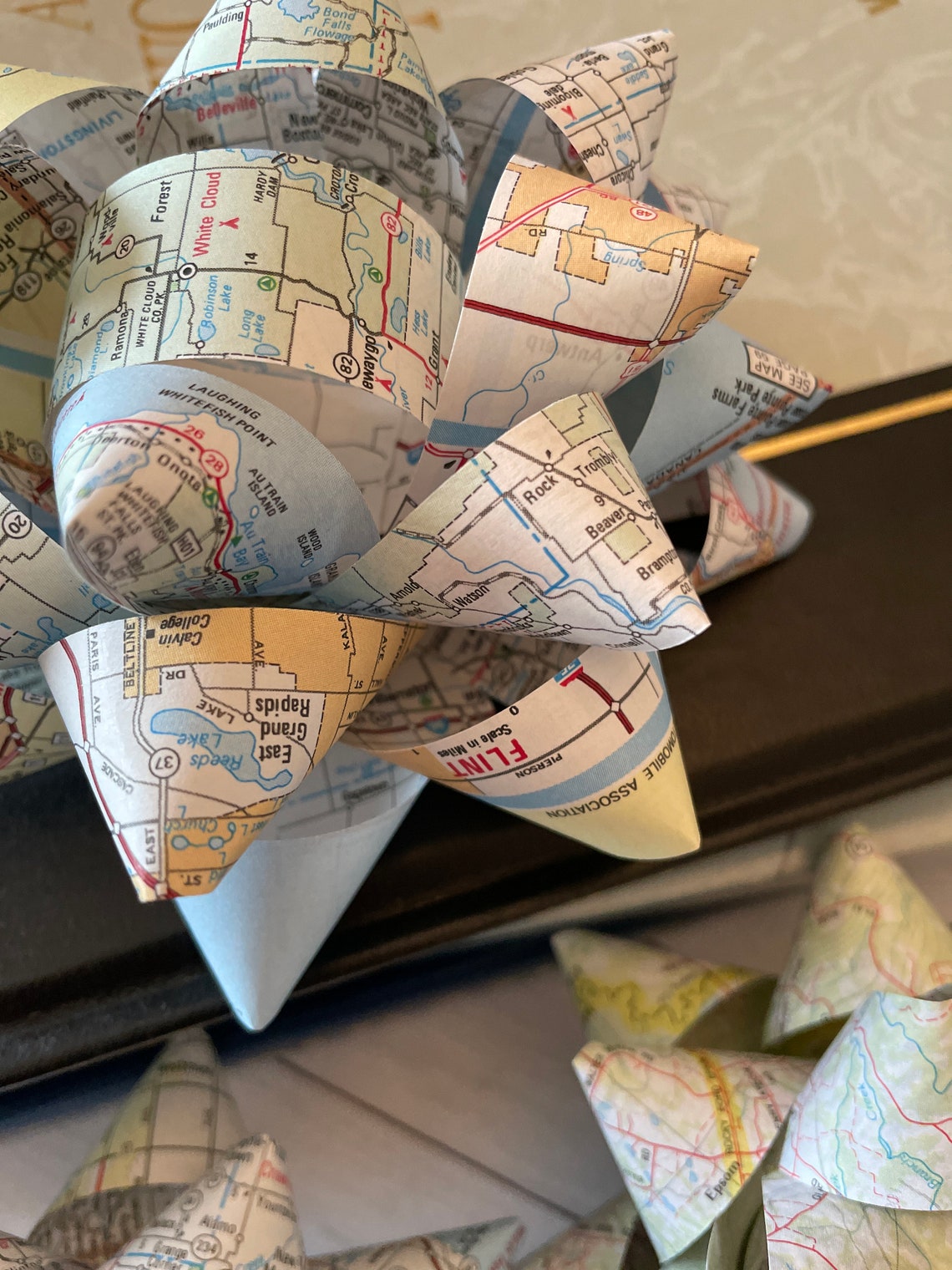 Map Gift Bows | Set of 4 | Repurposed Books | Pretty Packages | Gift ...