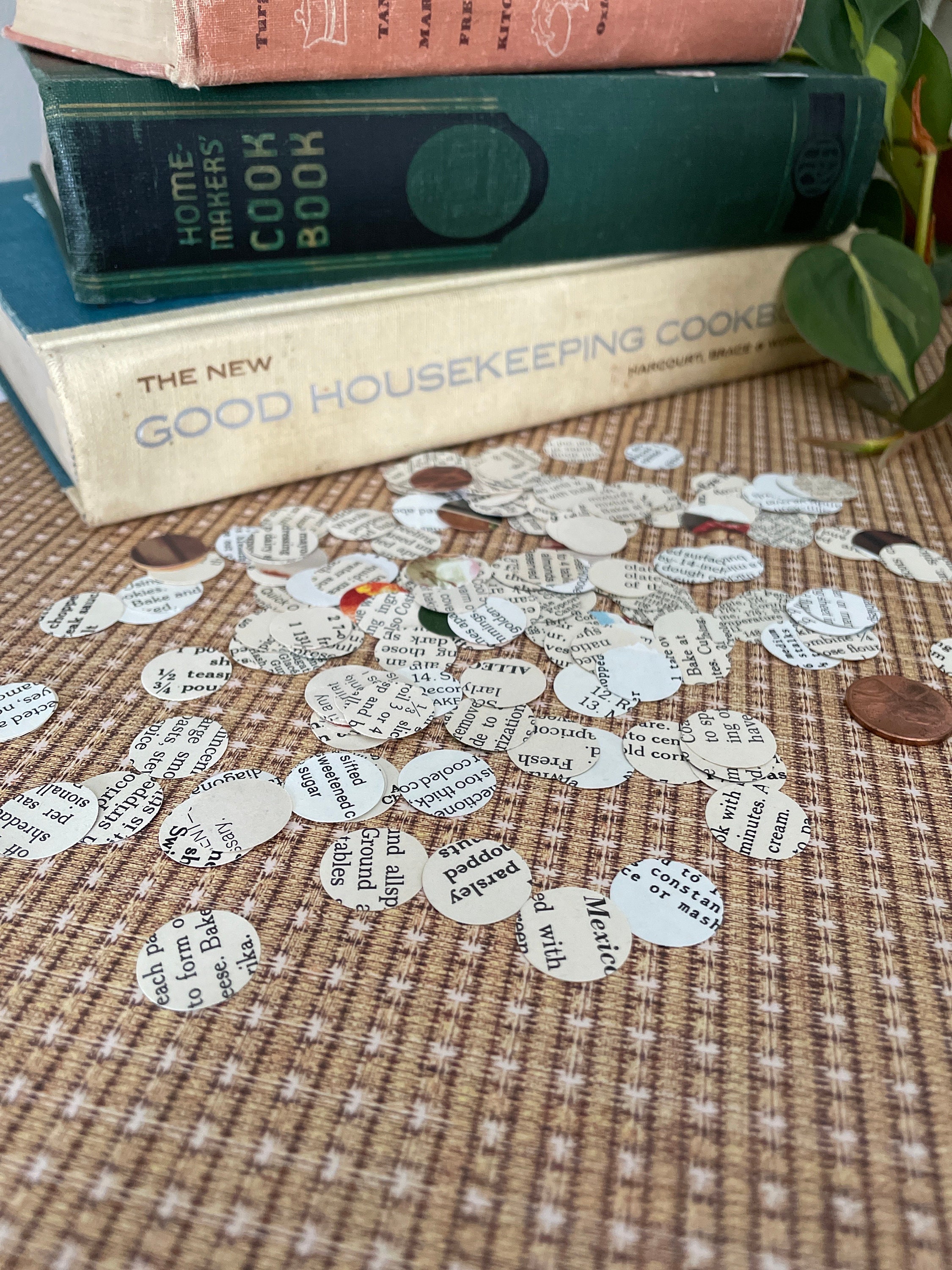 200 Pieces Book Page Confetti | 5/8" | Book Page Table Scatter ...