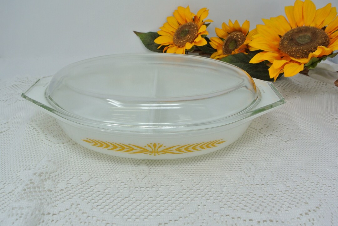 Vintage PYREX Royal Wheat Pattern Divided 1 1/2 QT Oval Casserole With Lid ~ Ovenware ~ Serving ...