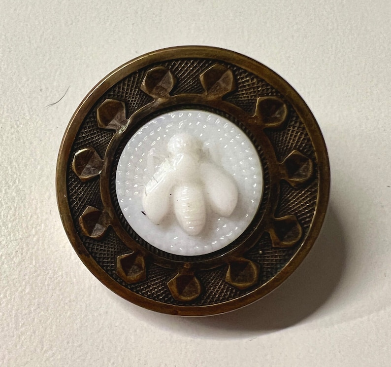 Vintage 3 Piece Drum Button With Milk Glass Insect - Etsy