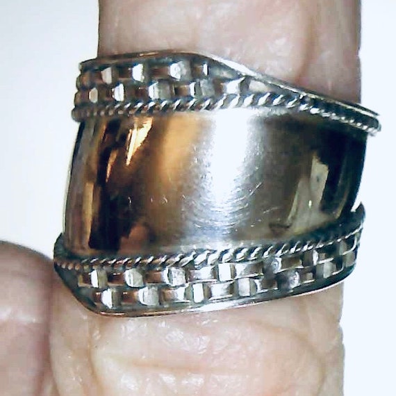 VINTAGE, Cigar Band Style Ring, unmarked Silver, size… - Gem
