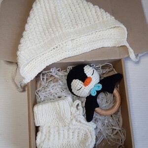 Penguin Baby Boy Gift Box With Penguin Rattle, Knitted Booties & Bonnet ...