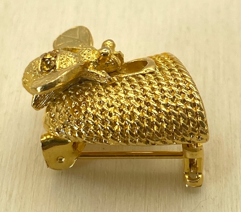 Vintage Bee and Beehive Gold Tone Brooch, Bee Lapel Pin - Etsy