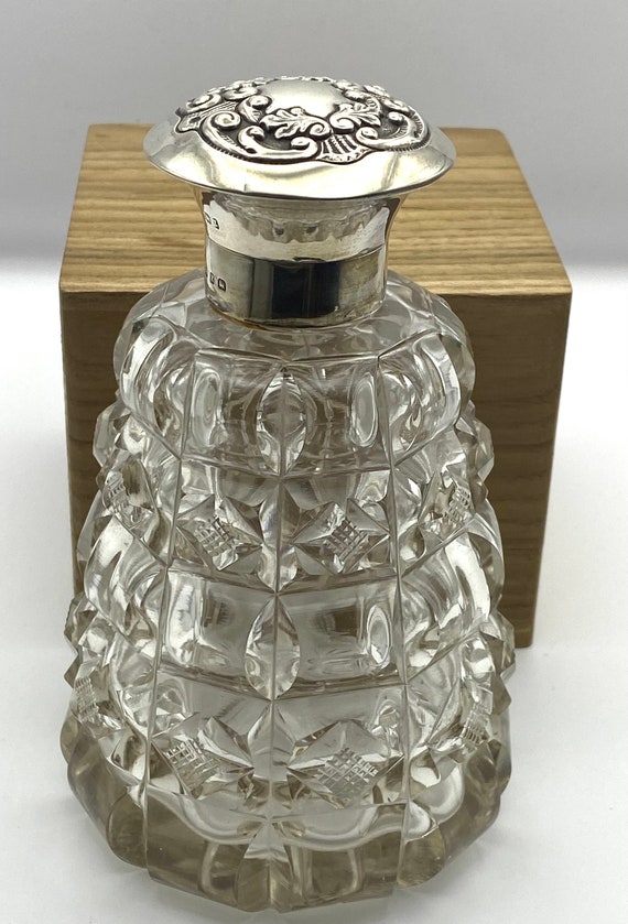 Antique Silver lidded cut glass large perfume bottle,… - Gem