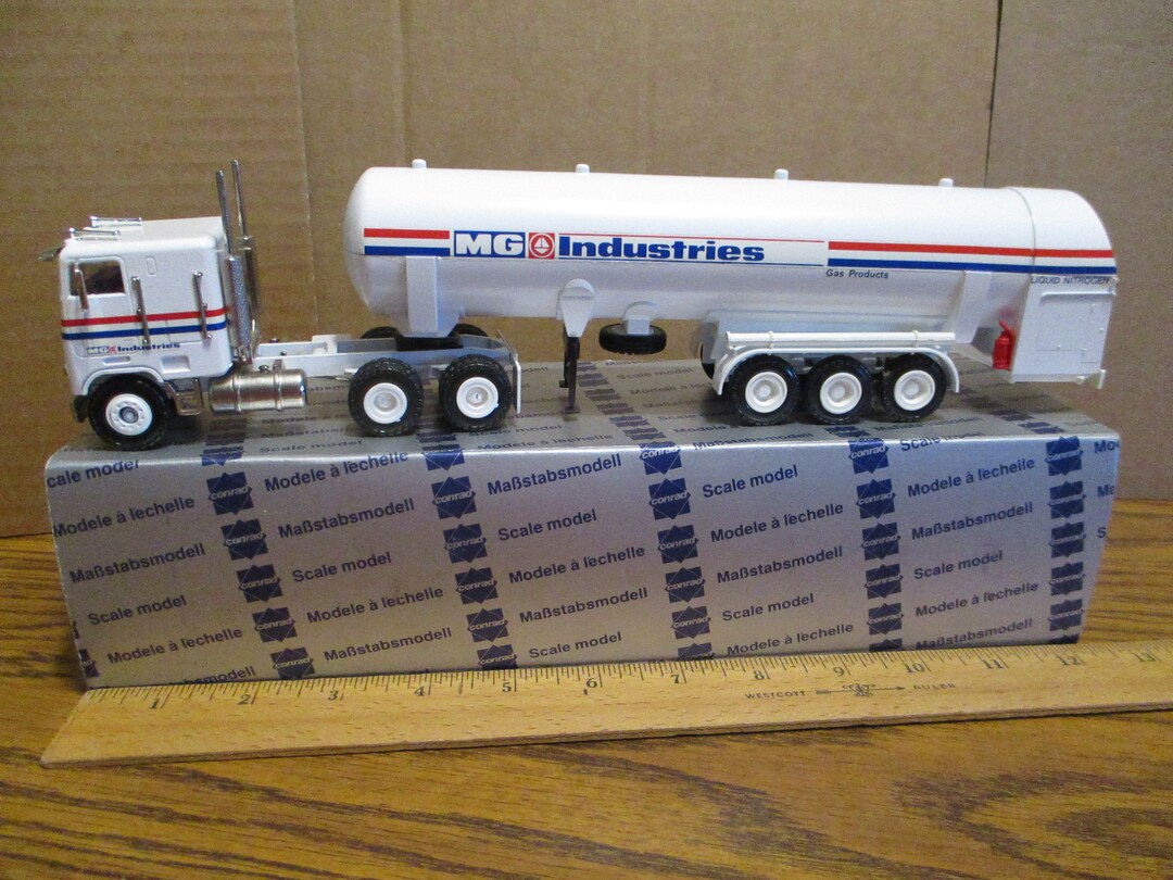 Conrad #3525 MG Industries Freightliner Semi Tanker Truck Trailer ...