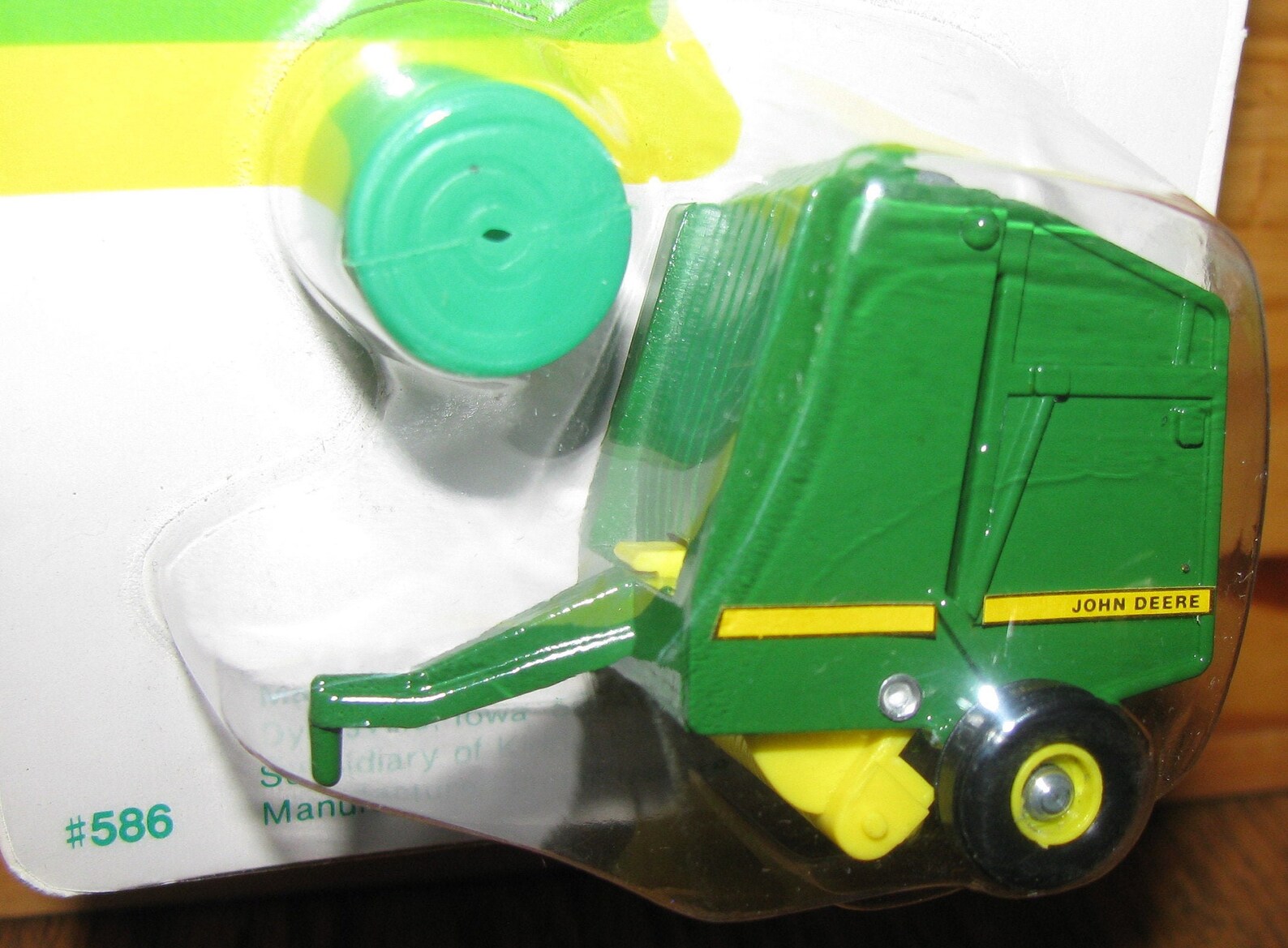 John Deere 535 Round Hay Baler & Bale 1/64 ERTL Toy 586 Farm Implement ...