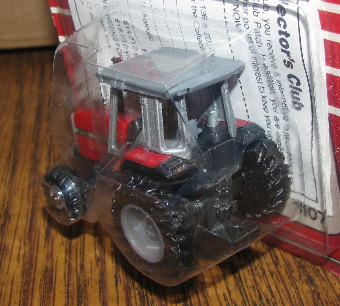 Massey Ferguson 3070 Row Crop Tractor With Cab & FWDA 1/64 ERTL Toy 1107 Die Cast Metal ...