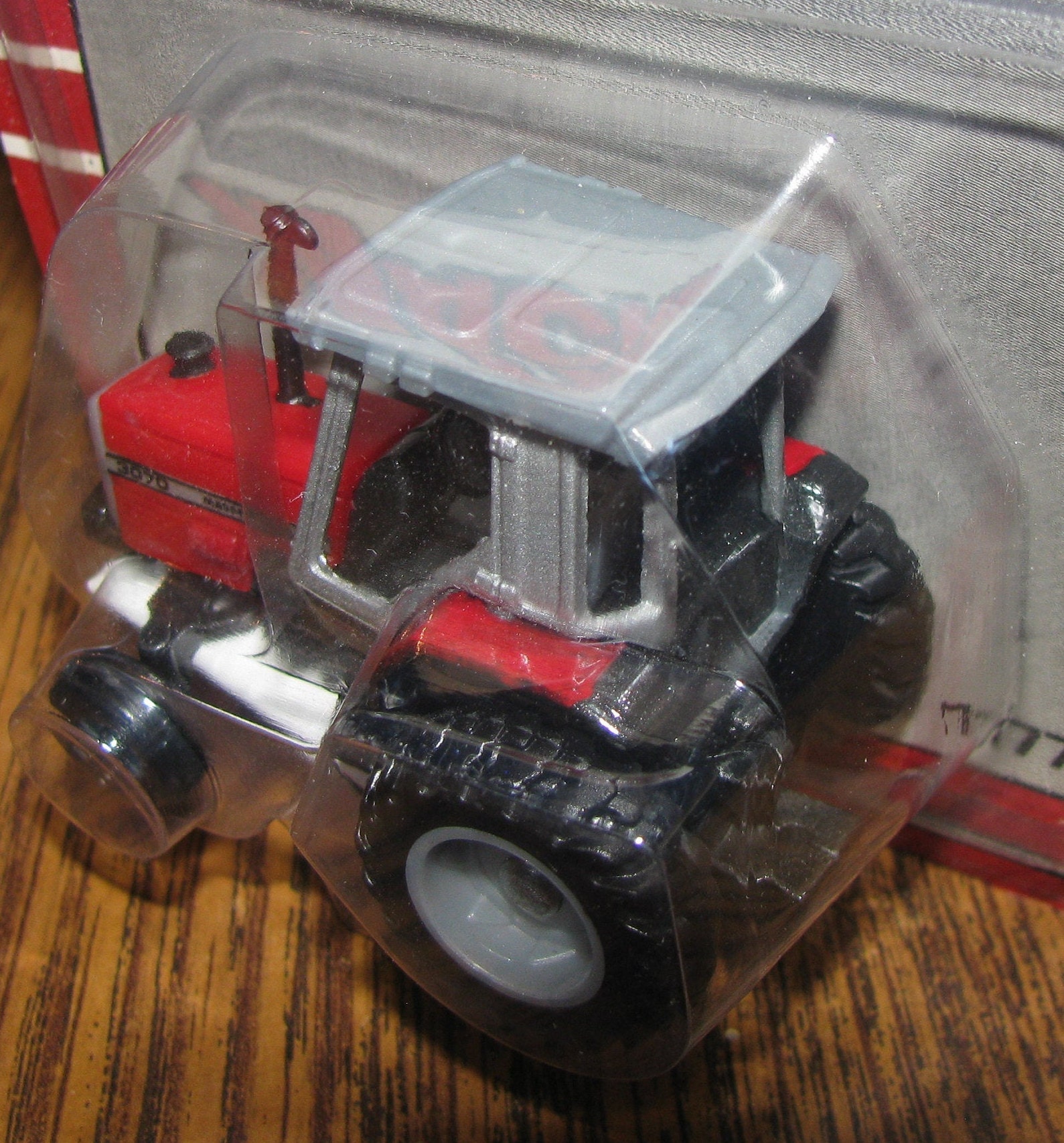 Massey Ferguson 3070 Row Crop Tractor With Cab 1/64 ERTL Toy 1777 Die Cast Metal Collectible ...