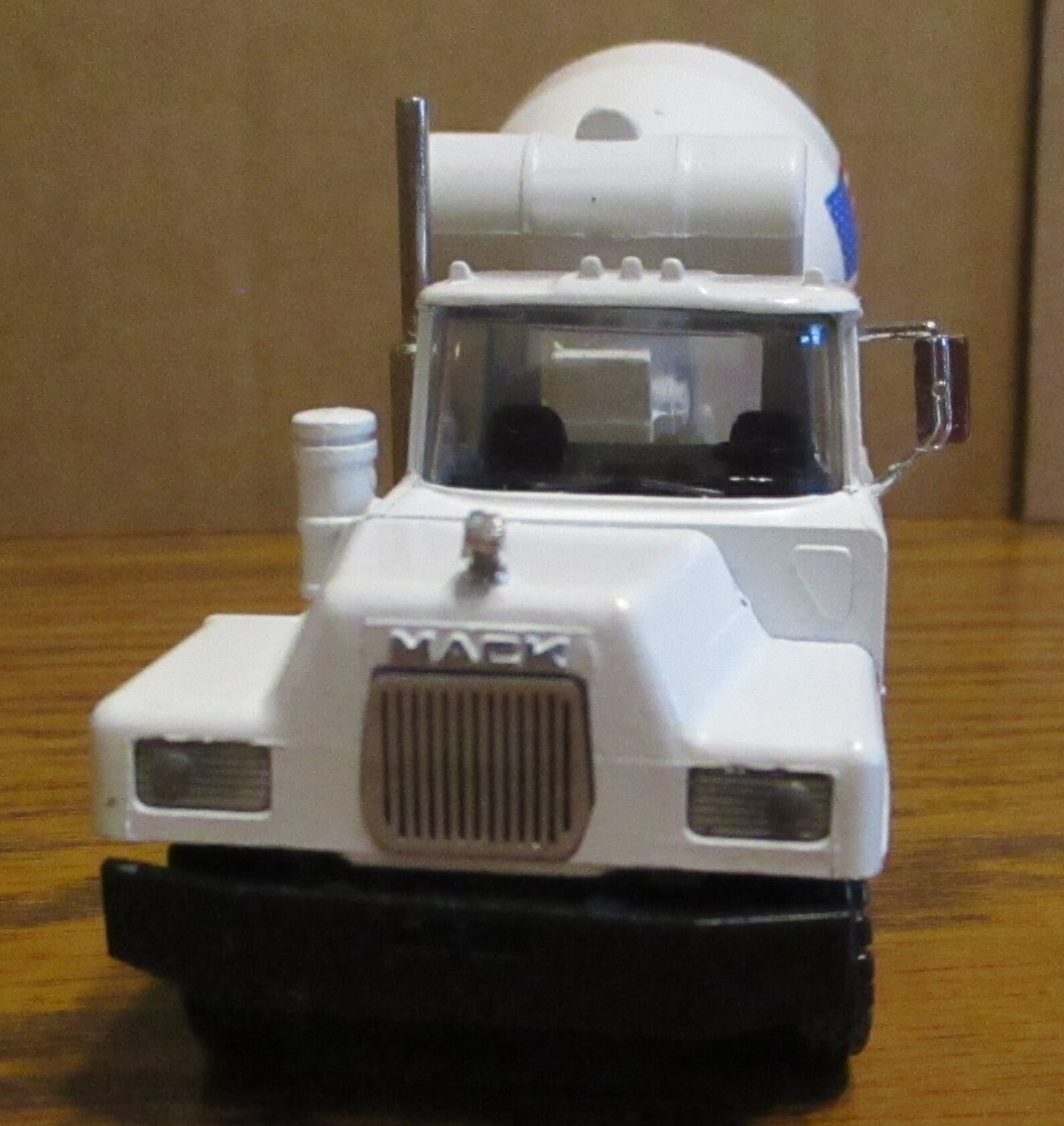 Conrad 3644 EVANS Concrete Cement Mixer Mack Truck Die Cast Metal White ...